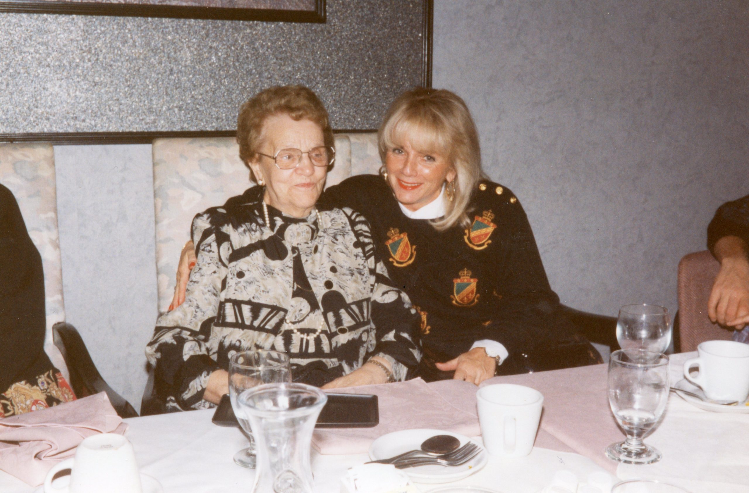 Mme Hélène (Déziel) Paquet — Résidence funéraire Steve L. Elkas