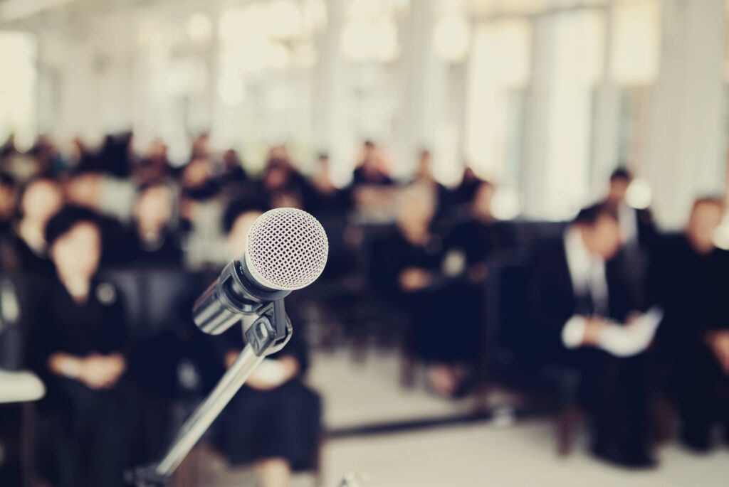 Préparer un éloge funèbre — Résidence funéraire Steve L. Elkas