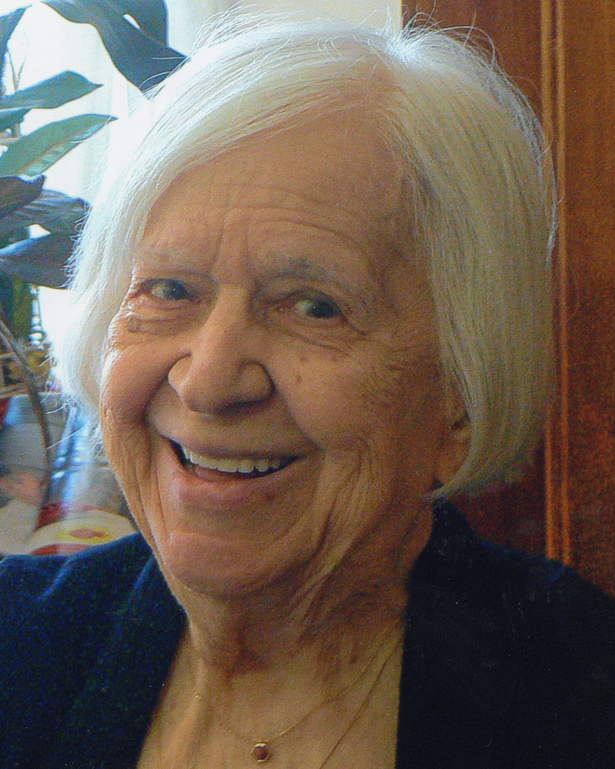 Mme Jeanne d'Arc St-Cyr — Résidence funéraire Steve L. Elkas