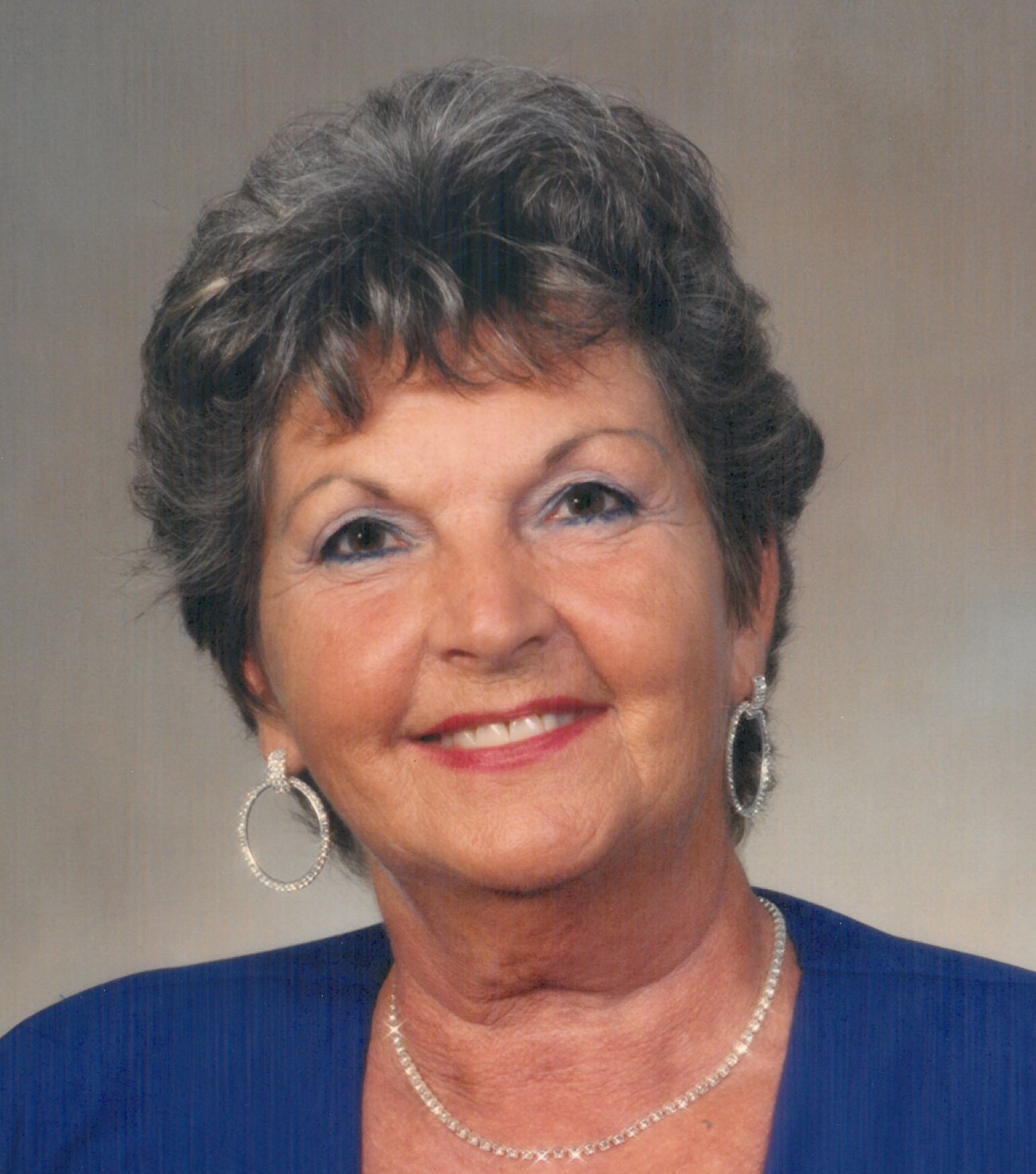 Mme Cécile Drouin Packwood — Résidence funéraire Steve L. Elkas