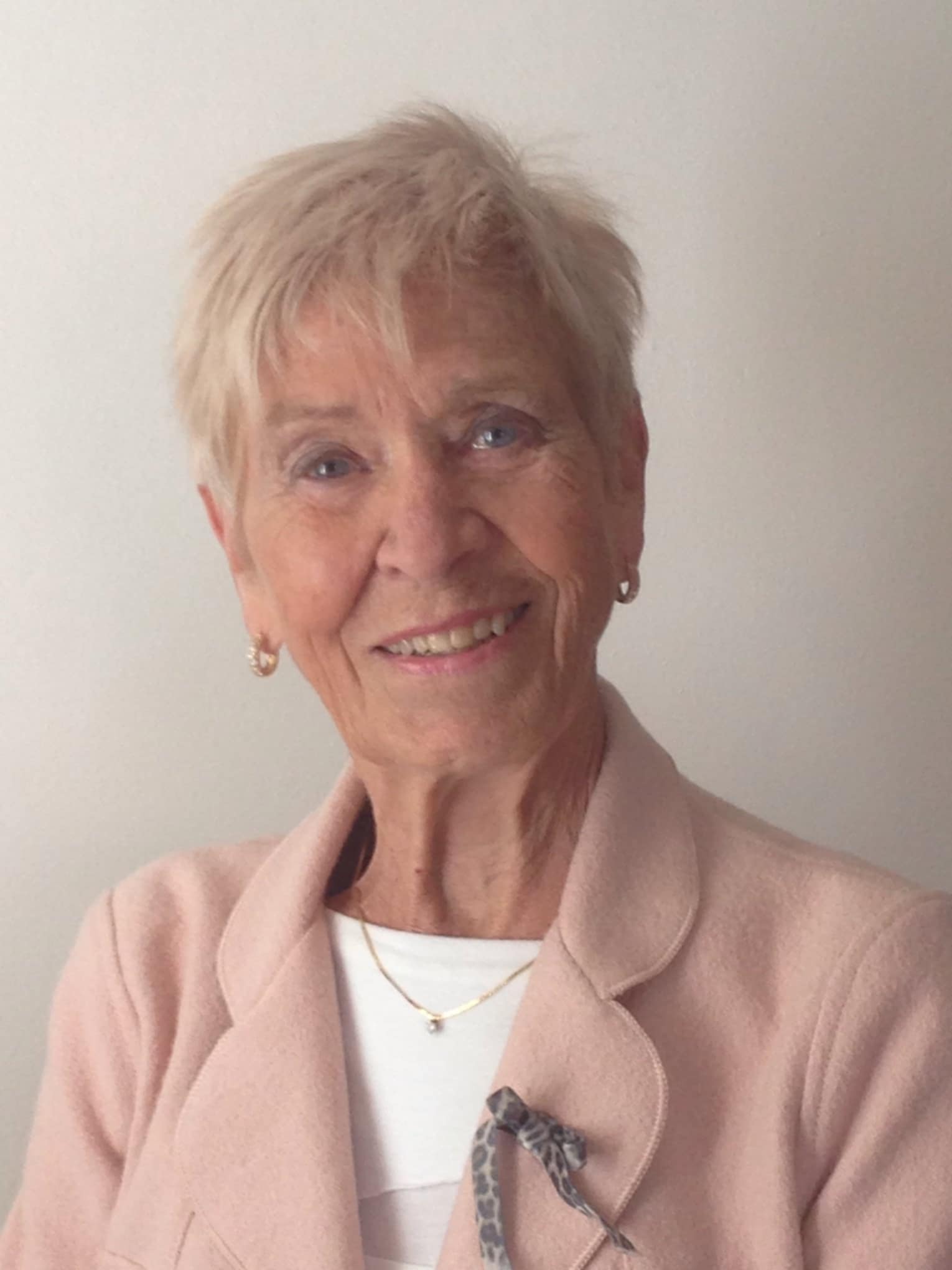 Mme Lise LeProhon — Résidence funéraire Steve L. Elkas